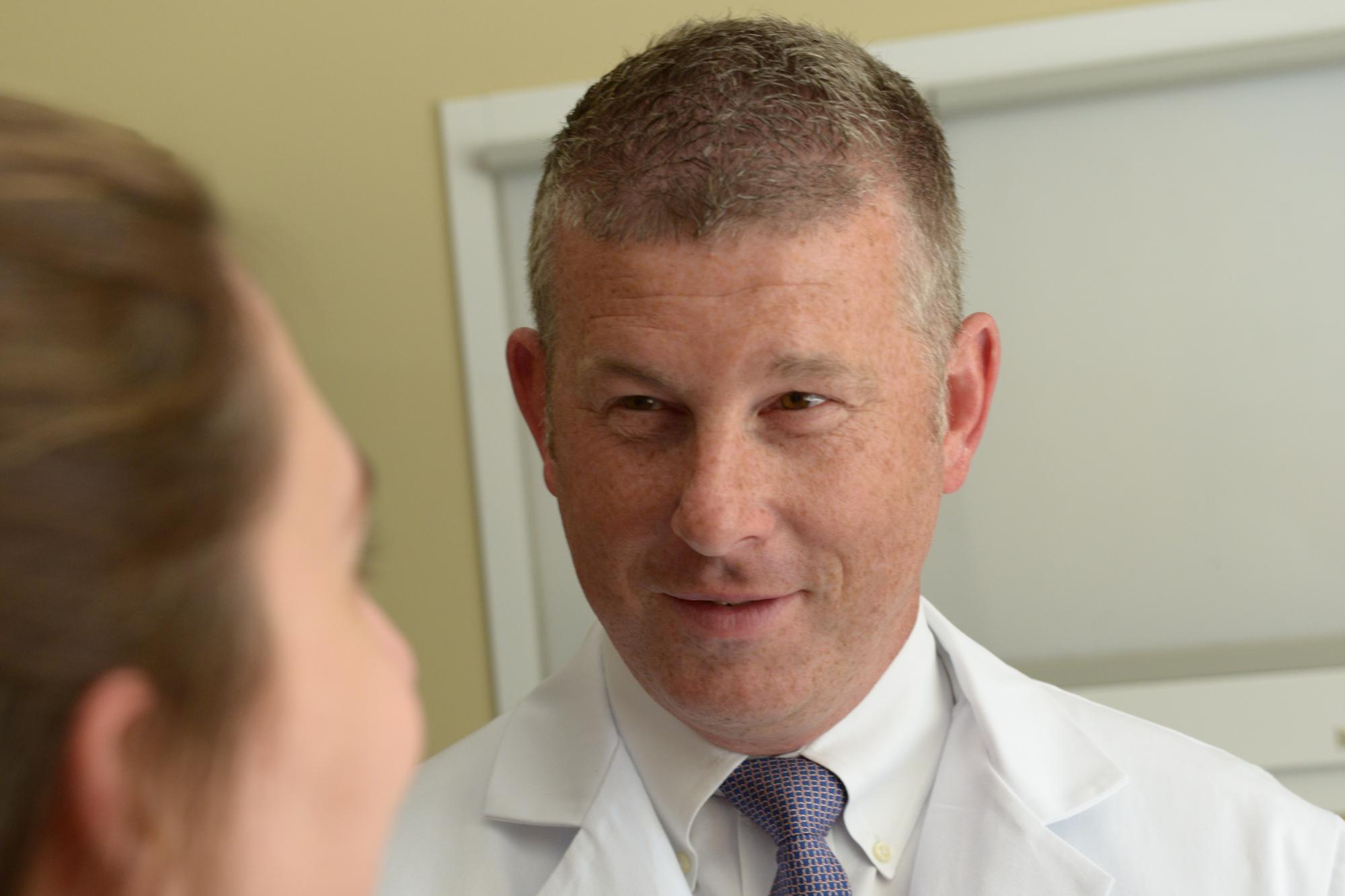 Are You a Candidate for Hip or Knee Replacement? - Dr. Neubauer - Mercy ...